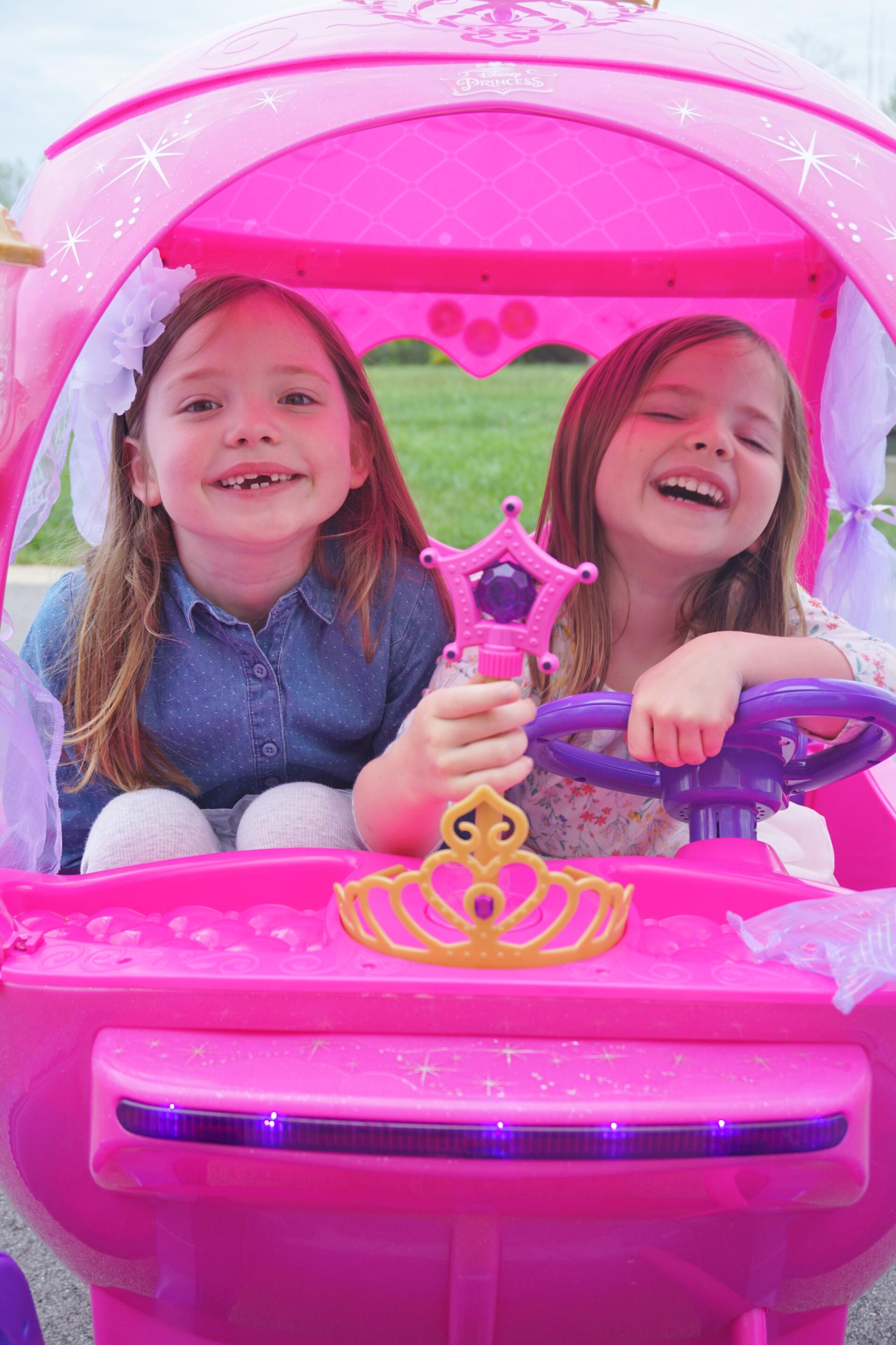 She's Got a Ticket to Ride... Princess Style | Hello! Happiness